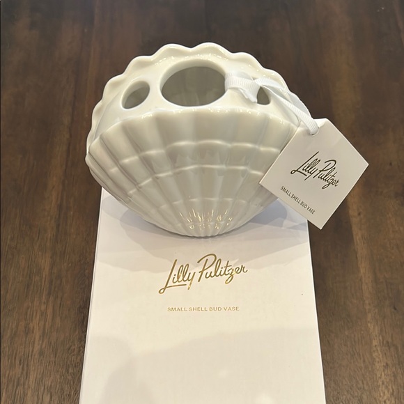 Lilly Pulitzer | Accents | Lilly Pulitzer White Shell Bud Vase | Poshmark